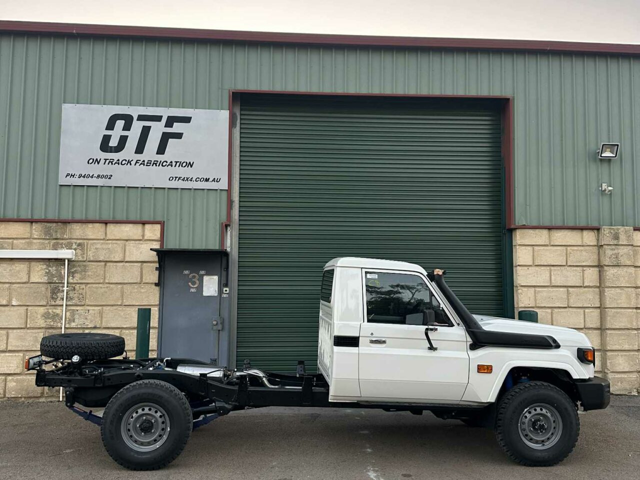 On Track Fabrication – Tray & Canopy Specialists